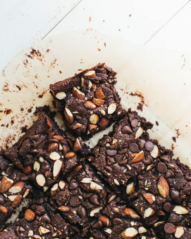 Vegan Brownies (Insanely Fudgy!) – A Couple Cooks