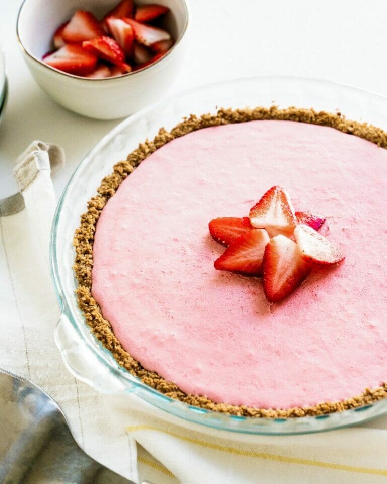 Frozen Yogurt Pie – A Couple Cooks