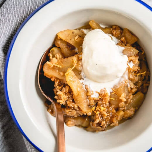 Instant Pot Apple Crisp (Fast & Easy!) – A Couple Cooks