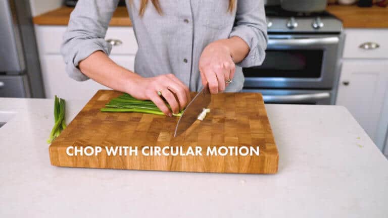 How to Cut Green Onions (3 Easy Steps)