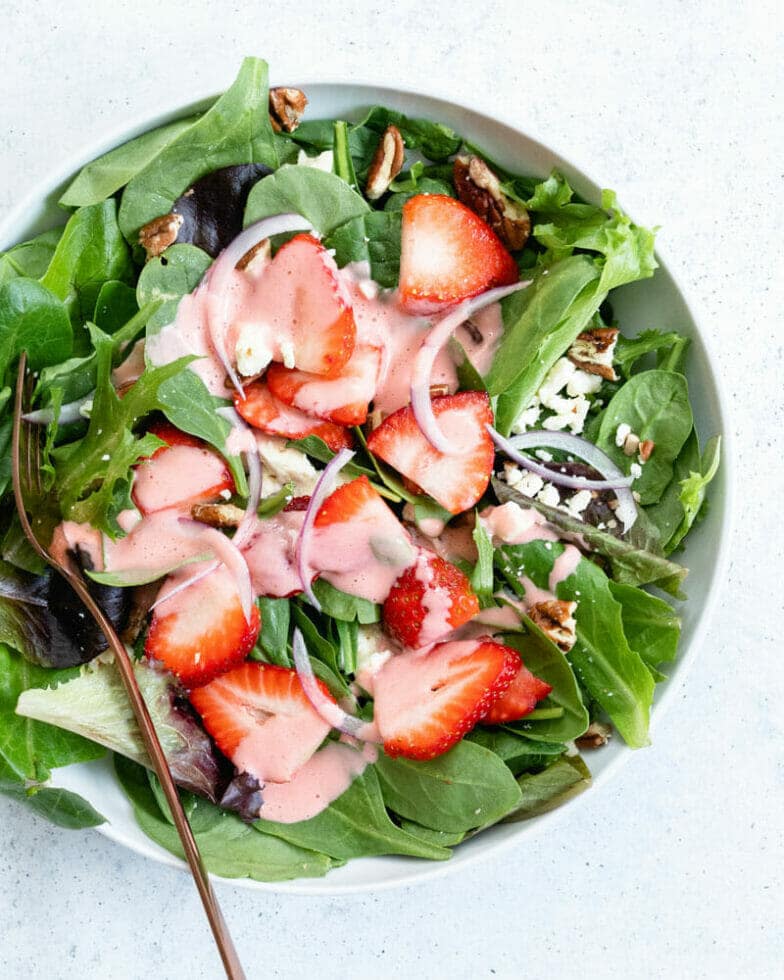 Strawberry Vinaigrette (5 Minute Salad Dressing!) – A Couple Cooks