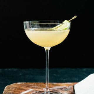 How to Make a Classic Gin Gimlet