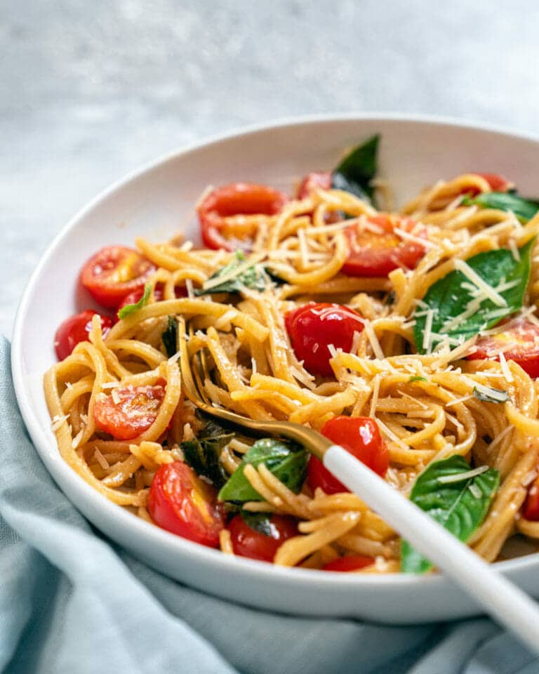 Tomato Basil Pasta (in 20 minutes!) – A Couple Cooks