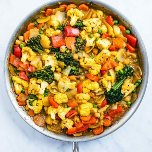 Easy Vegetable Curry (30 Minutes!) – A Couple Cooks