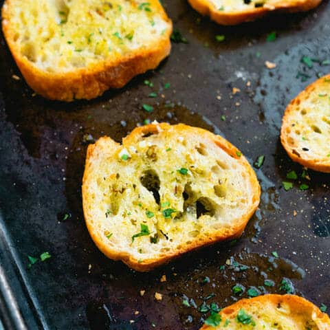 Best Garlic Toast (Quick & Easy!) – A Couple Cooks