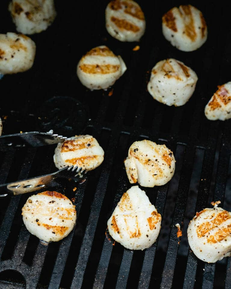Easy Grilled Scallops – A Couple Cooks