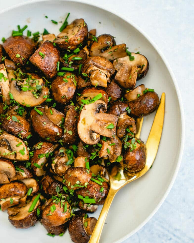 Perfect Roasted Mushrooms (Fast & Easy!) – A Couple Cooks