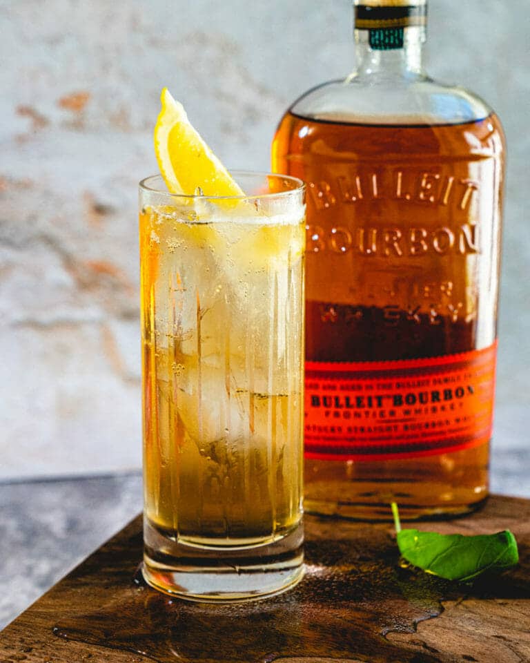 How to Make a Whiskey Highball (2 Ways)