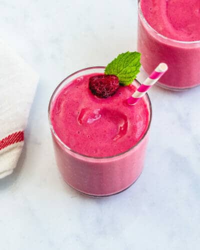 Perfect Raspberry Smoothie – A Couple Cooks