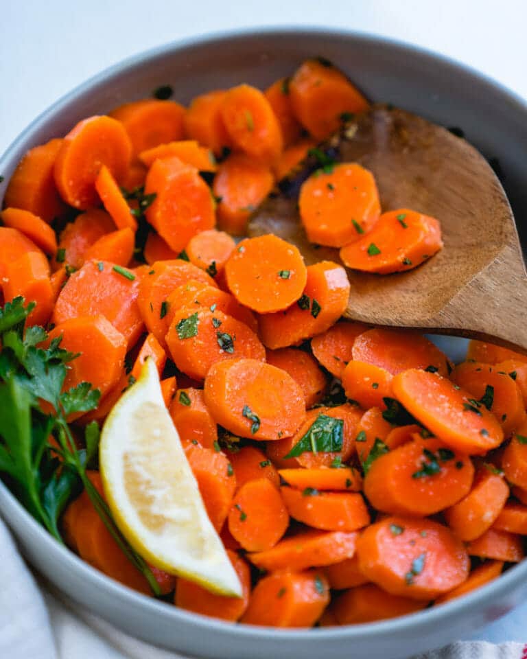 Easy Steamed Carrots – A Couple Cooks
