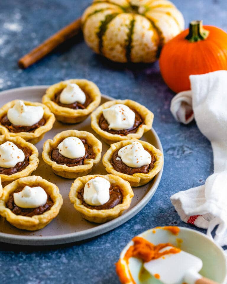 Mini Pumpkin Pies – A Couple Cooks