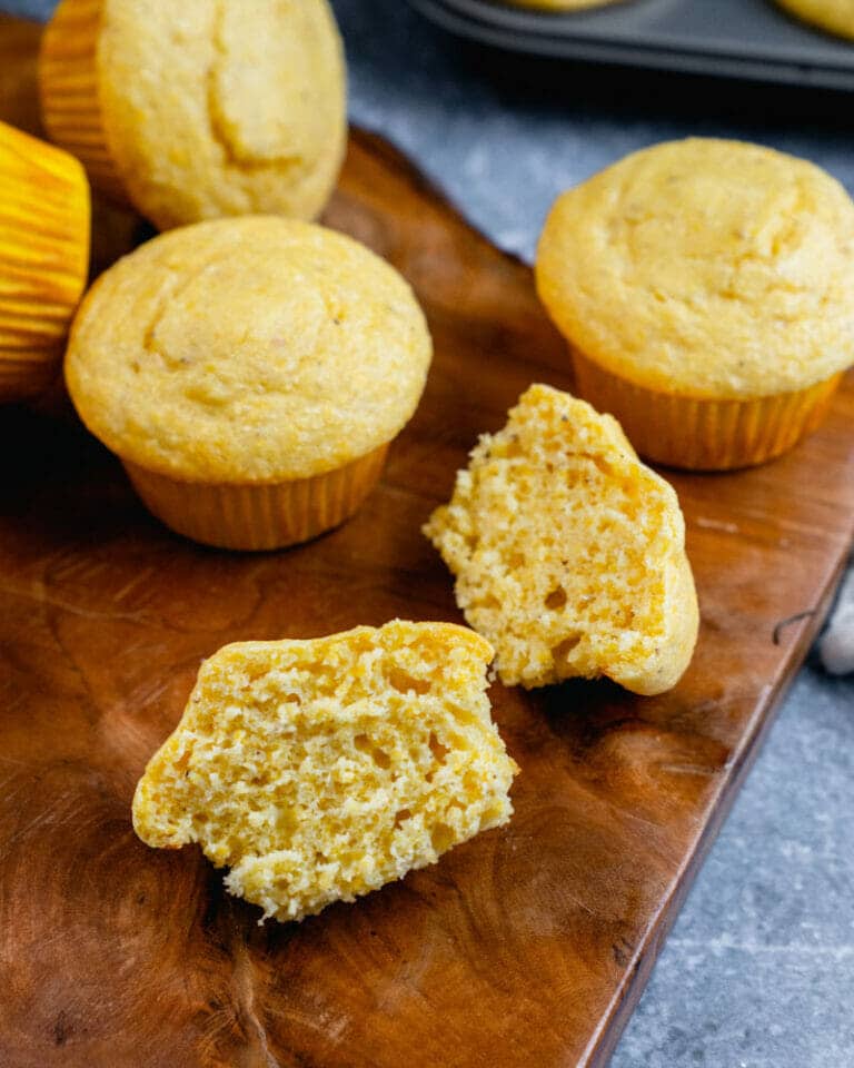 Classic Cornbread Muffins (Easy Recipe!) – A Couple Cooks