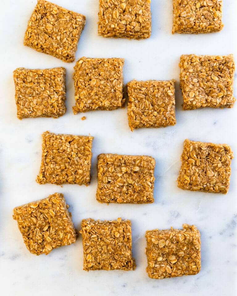 4-Ingredient Easy Oatmeal Bars