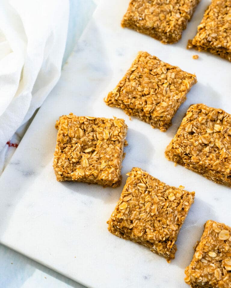 4-Ingredient Easy Oatmeal Bars