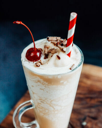 15 Best Beach Drinks to Try – A Couple Cooks