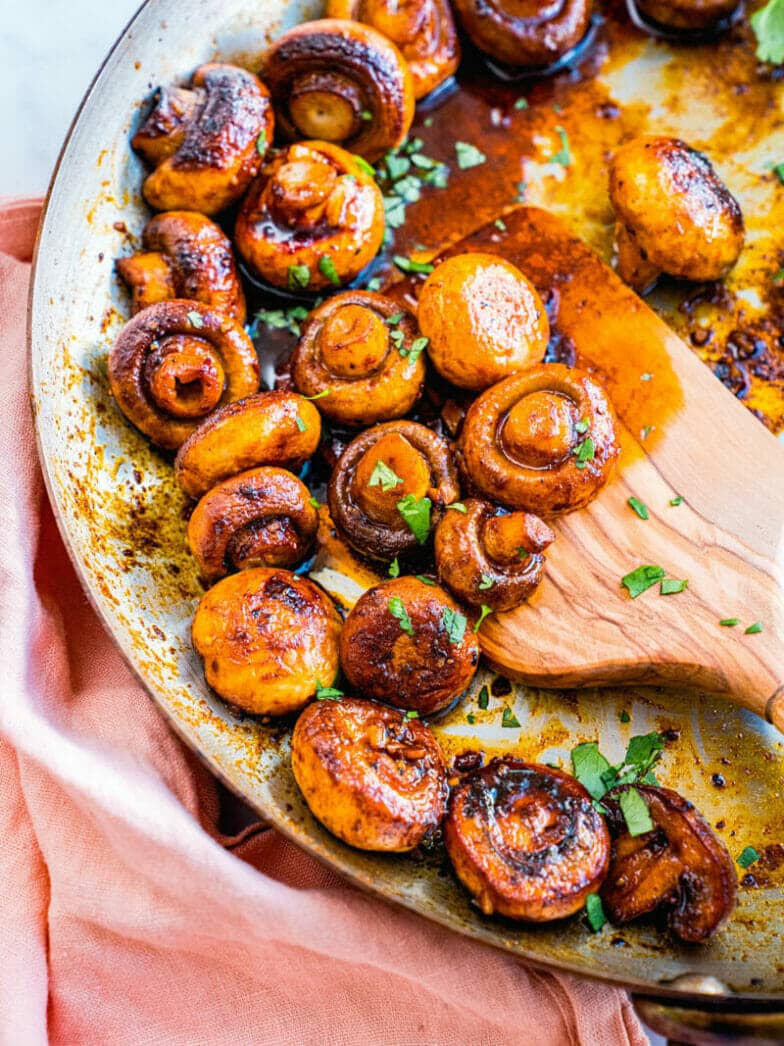 10 Types of Mushrooms (& How to Cook Them!) – A Couple Cooks