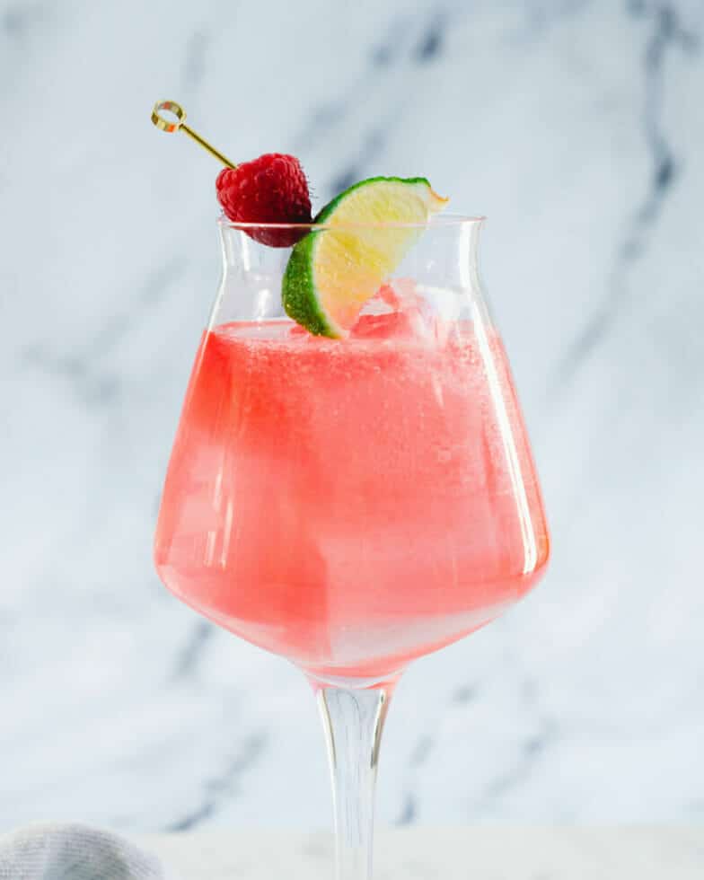 10 Best Raspberry Cocktails – A Couple Cooks