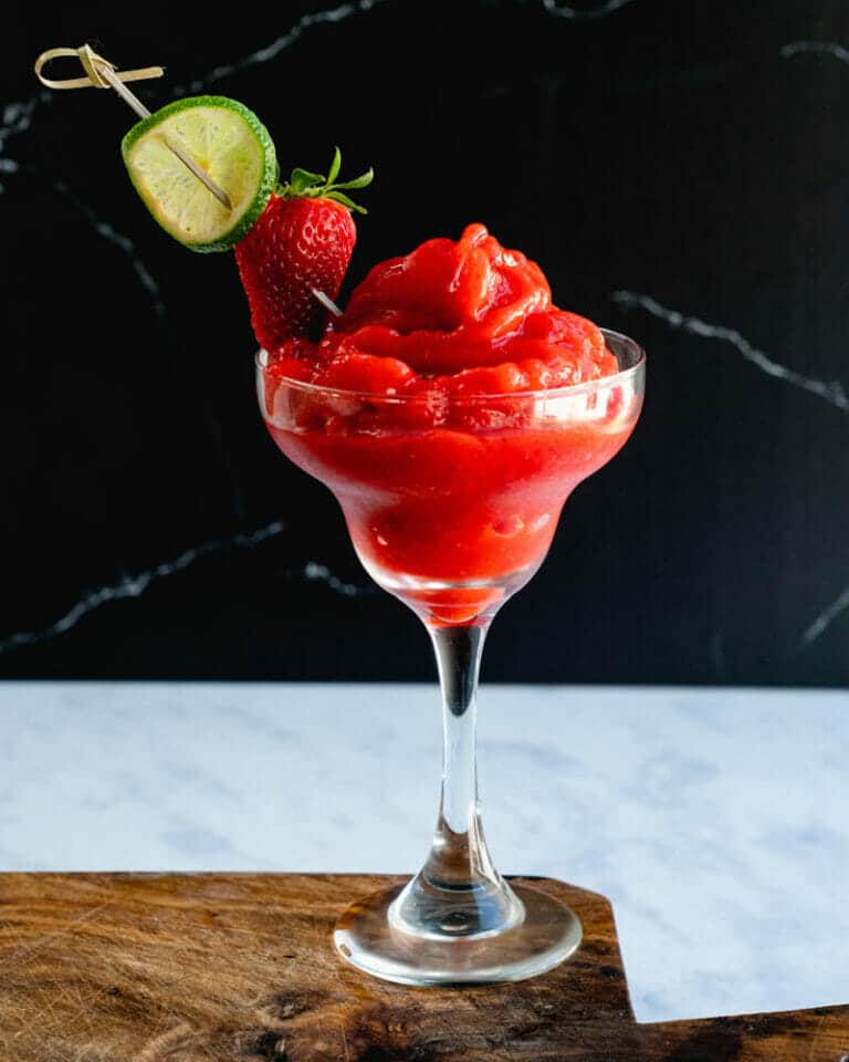 How to Make a Virgin Strawberry Daiquiri Mocktail