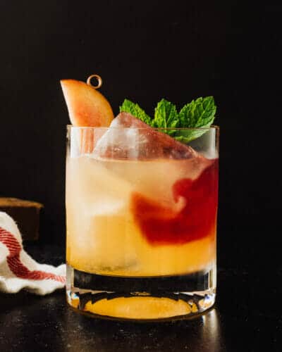 How to Make a Two-Toned Georgia Peach Drink