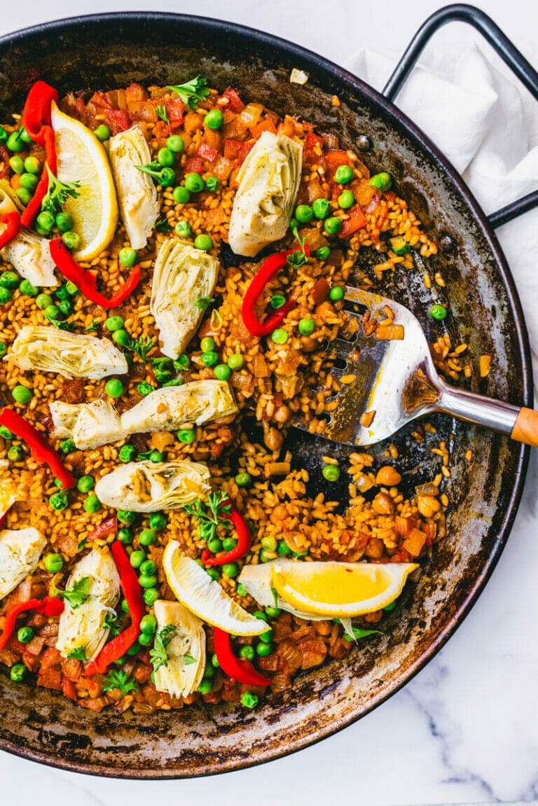 Easy Vegetarian Paella – A Couple Cooks