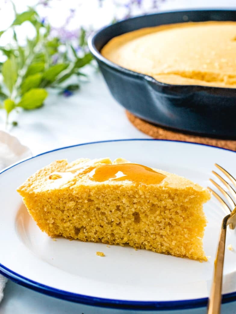 Easy Skillet Cornbread – A Couple Cooks