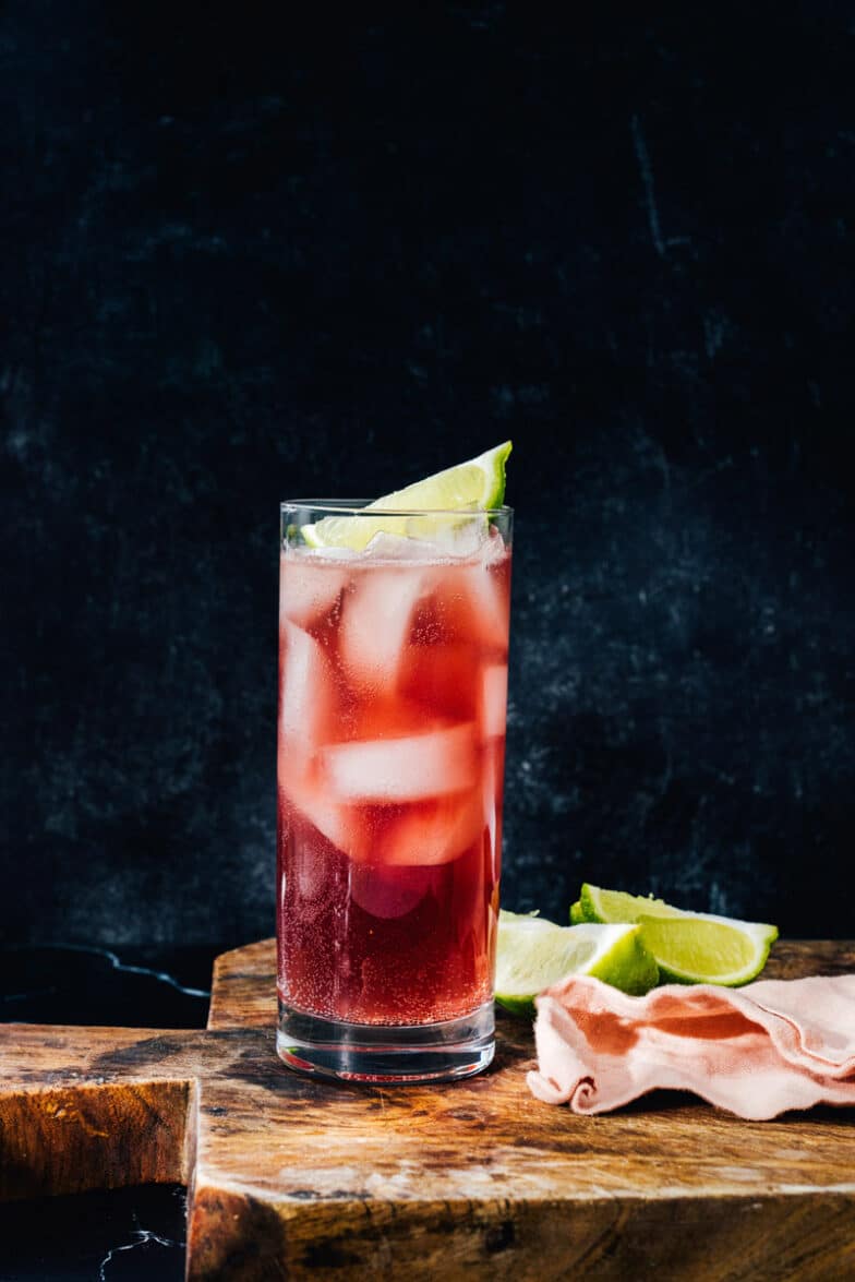 How to Make a Spicy El Diablo Cocktail