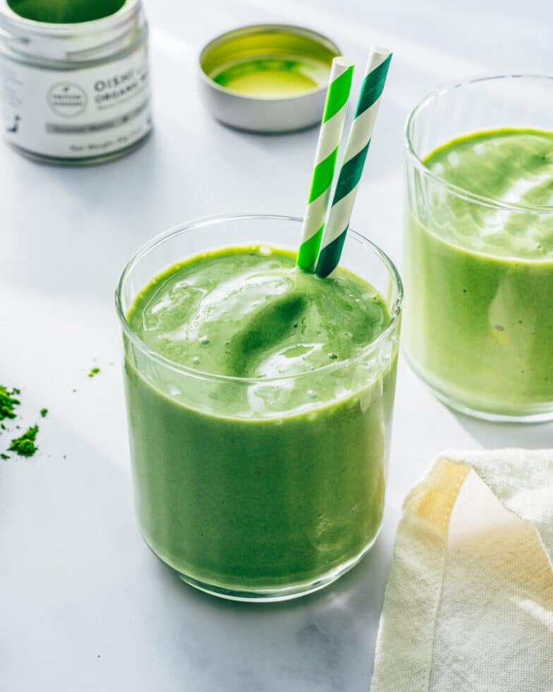 Matcha Smoothie (Green Tea Smoothie) – A Couple Cooks