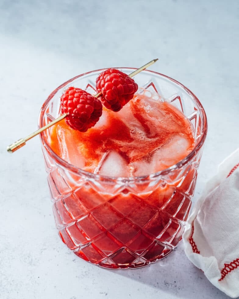Raspberry Iced Tea – A Couple Cooks