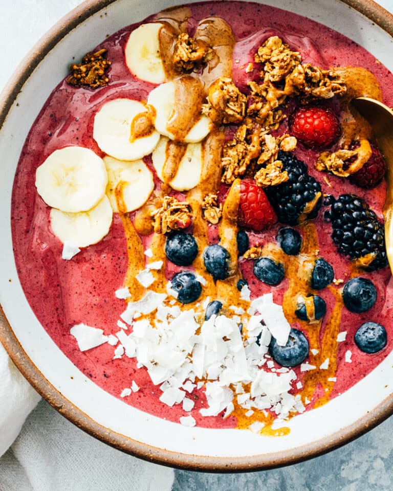 Easy Smoothie Bowl – A Couple Cooks