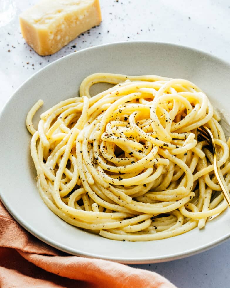 Cacio e Pepe – A Couple Cooks