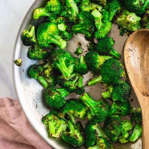 How to Cut Broccoli Florets (The Right Way!) – A Couple Cooks